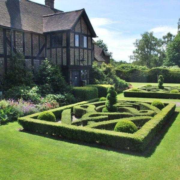 Traditional Country Estate Garden Design Portfolio | Nigel L Philips